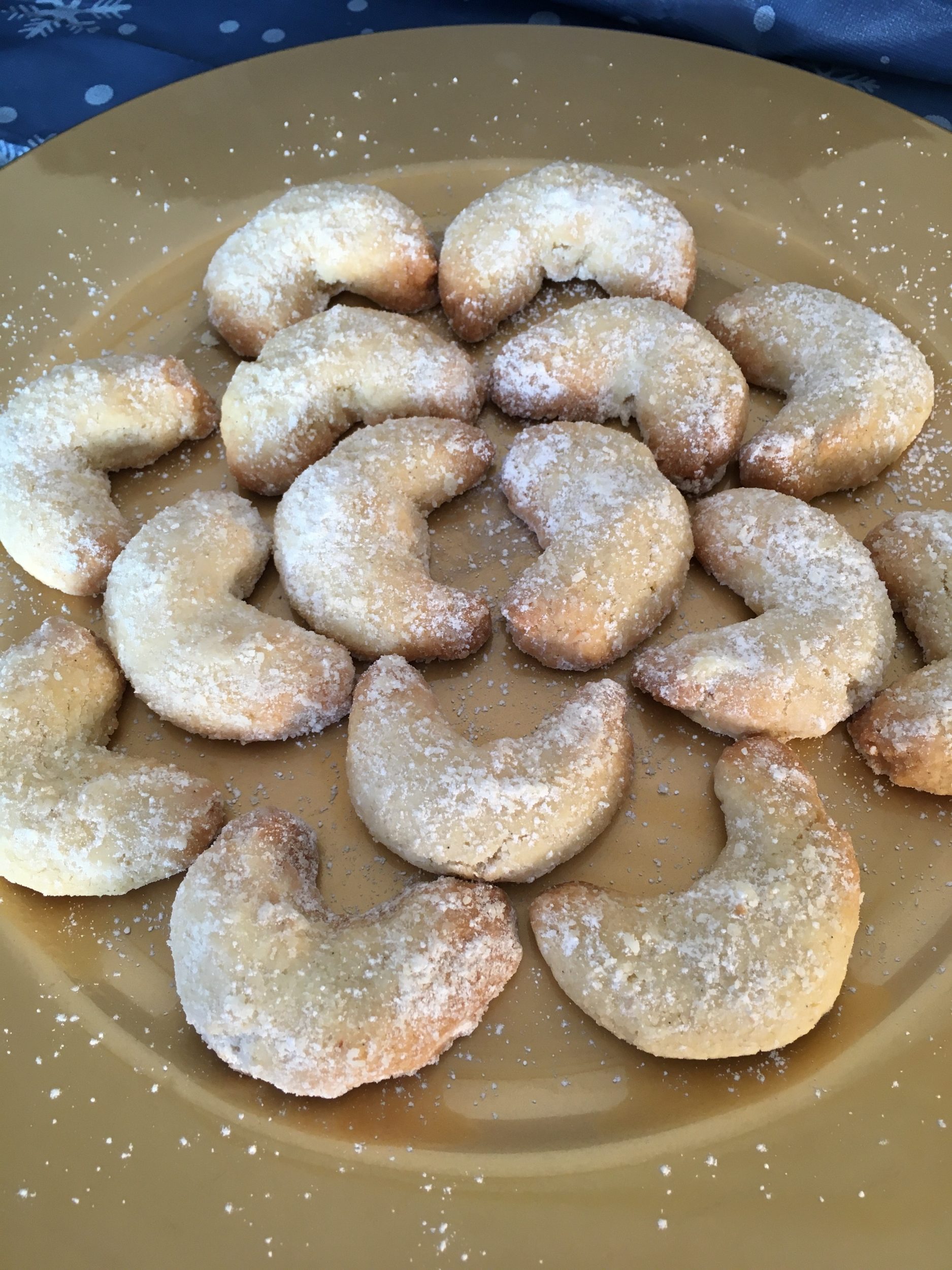 Vanilla Crescents | Vanillekipferl | German Baking Classics - TheUniCook